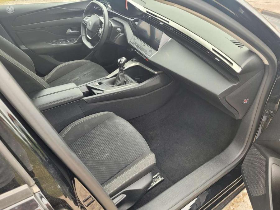 Melns Peugeot 308 2023 Viļņa, ar dzinēja tilpumu 1.20 L un nobraukumu 123 tūkst. km par 10648 €, foto 17 vietnē AUTOMOTO.COM.LV