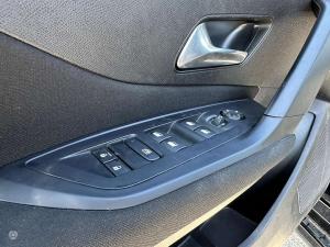 Melns Peugeot 308 2023 Viļņa, ar dzinēja tilpumu 1.20 L un nobraukumu 152 tūkst. km par 10042 €, foto 11 vietnē AUTOMOTO.COM.LV
