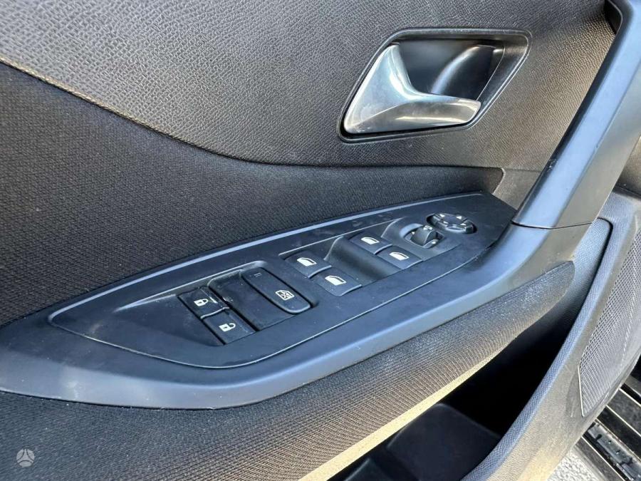 Melns Peugeot 308 2023 Viļņa, ar dzinēja tilpumu 1.20 L un nobraukumu 152 tūkst. km par 10042 €, foto 11 vietnē AUTOMOTO.COM.LV