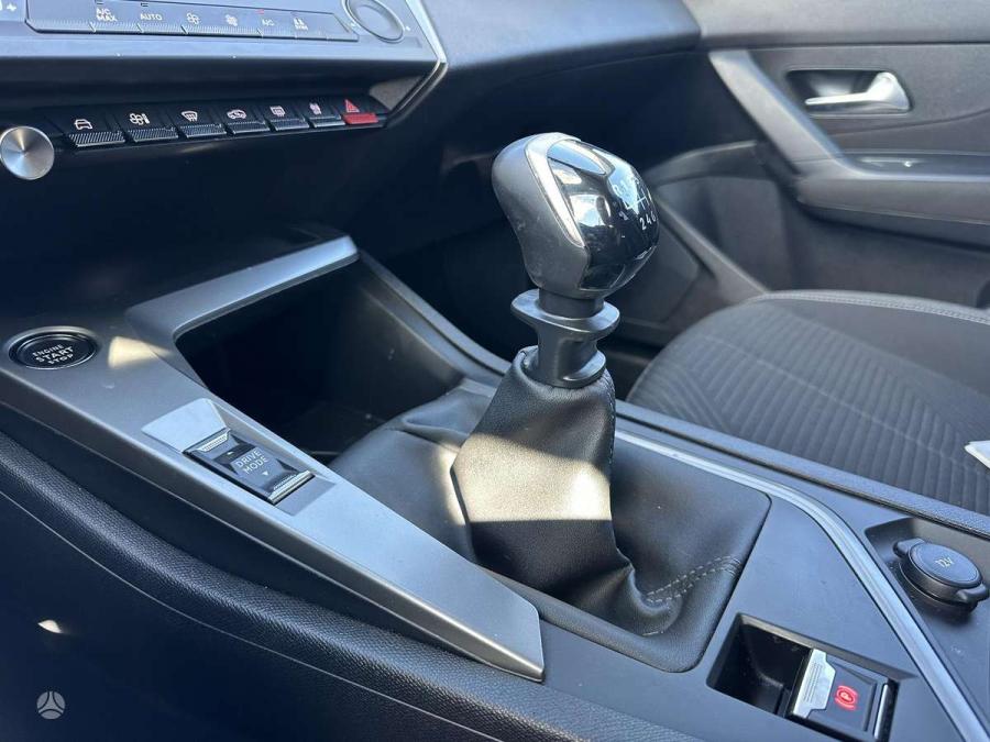 Melns Peugeot 308 2023 Viļņa, ar dzinēja tilpumu 1.20 L un nobraukumu 152 tūkst. km par 10042 €, foto 15 vietnē AUTOMOTO.COM.LV