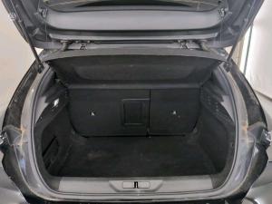 Black Peugeot 308 2023 in Vilnius, with an engine capacity of 1.20 L and mileage of 121 thousand km for 15718 €, photo 10 on AUTOMOTO.COM.LV