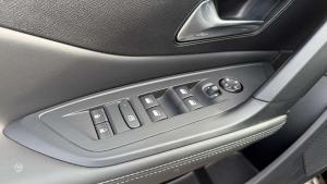 Black Peugeot 308 2023 in Vilnius, with an engine capacity of 1.20 L and mileage of 155 thousand km for 11979 €, photo 29 on AUTOMOTO.COM.LV