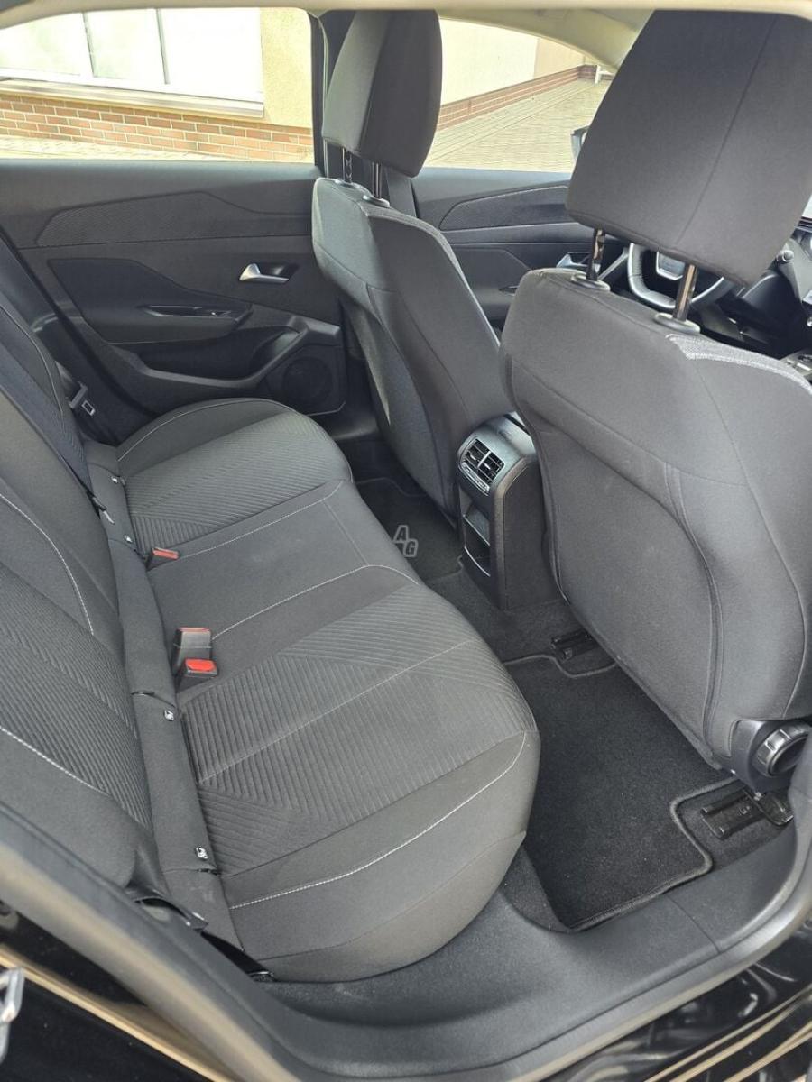 Melns Peugeot 308 2024 Raseiniai, ar dzinēja tilpumu 1.20 L un nobraukumu 14 tūkst. km par 15600 €, foto 23 vietnē AUTOMOTO.COM.LV