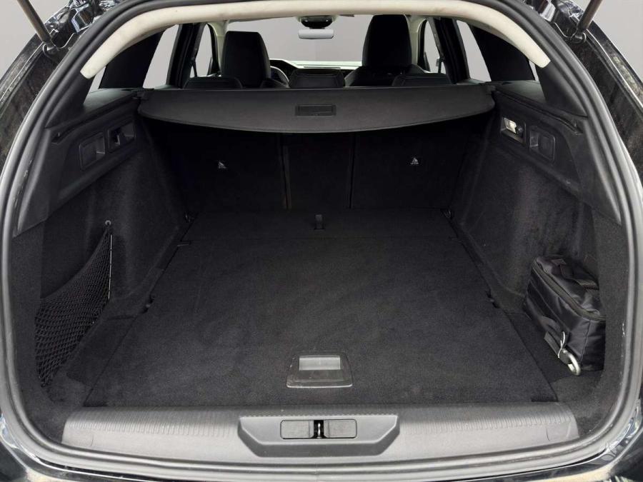 Black Peugeot 308 2025 in Kaunas, with an engine capacity of 1.20 L and mileage of 9 thousand km for 23499 €, photo 11 on AUTOMOTO.COM.LV