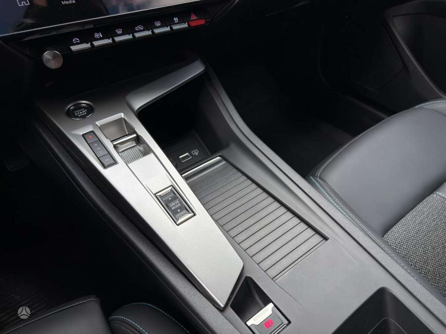Black Peugeot 308 2025 in Kaunas, with an engine capacity of 1.20 L and mileage of 9 thousand km for 22999 €, photo 16 on AUTOMOTO.COM.LV