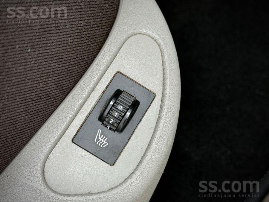 Blue Peugeot 308 2008 in Jelgava, with an engine capacity of 1.60 L and mileage of 0 thousand km for 2250 €, photo 14 on AUTOMOTO.COM.LV