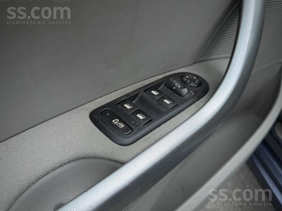 Blue Peugeot 308 2008 in Jelgava, with an engine capacity of 1.60 L and mileage of 0 thousand km for 2250 €, photo 25 on AUTOMOTO.COM.LV