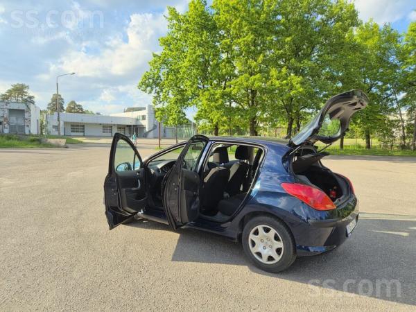 Blue Peugeot 308 2010 in Riga, with an engine capacity of 1.60 L and mileage of 194 thousand km for 1500 €, photo 3 on AUTOMOTO.COM.LV