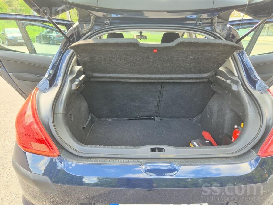 Zils Peugeot 308 2010 Rīga, ar dzinēja tilpumu 1.60 L un nobraukumu 194 tūkst. km par 1500 €, foto 7 vietnē AUTOMOTO.COM.LV