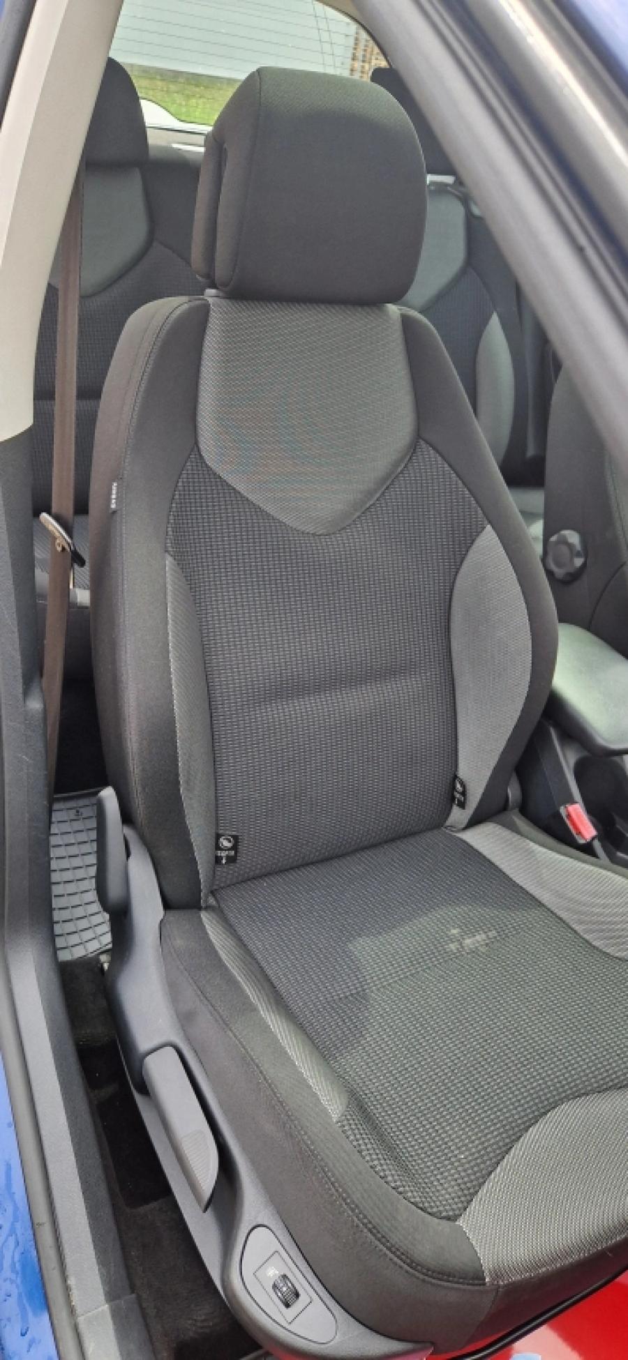 Blue Peugeot 308 2010 in Riga, with an engine capacity of 1.60 L and mileage of 203 thousand km for 4450 €, photo 18 on AUTOMOTO.COM.LV