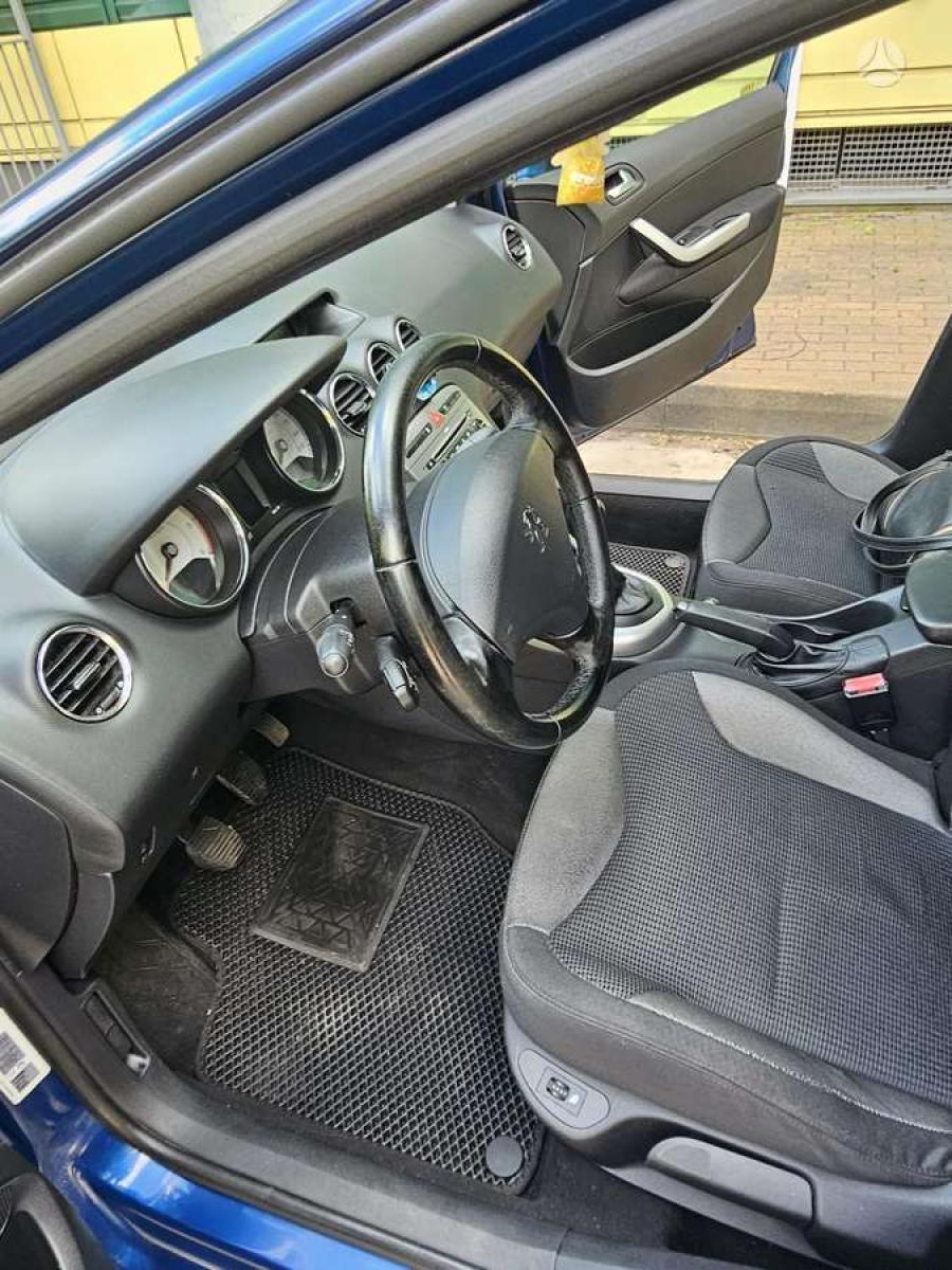 Blue Peugeot 308 2010 in Vilnius, with an engine capacity of 1.56 L and mileage of 283 thousand km for 2200 €, photo 12 on AUTOMOTO.COM.LV