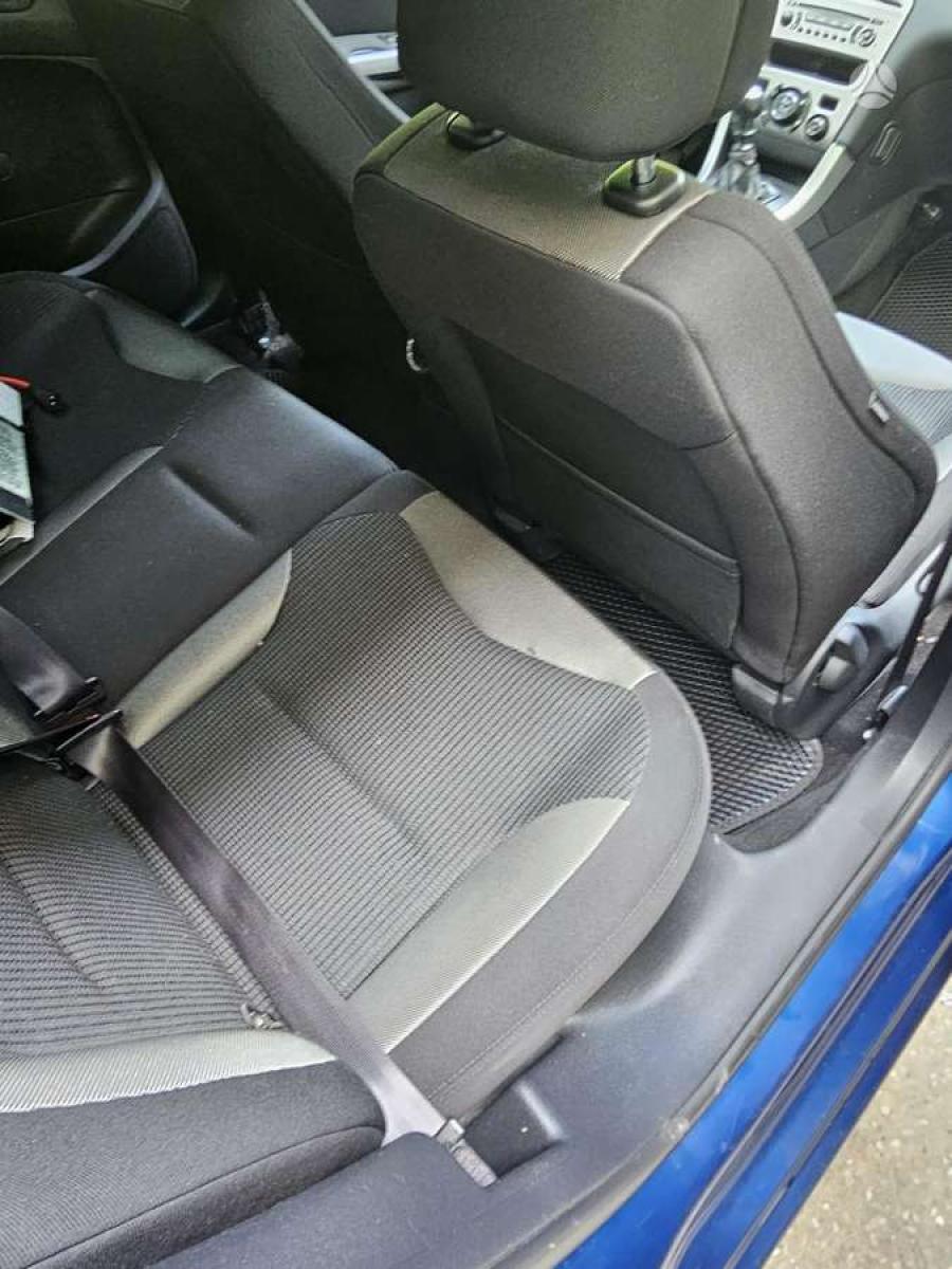 Blue Peugeot 308 2010 in Vilnius, with an engine capacity of 1.56 L and mileage of 283 thousand km for 2200 €, photo 16 on AUTOMOTO.COM.LV