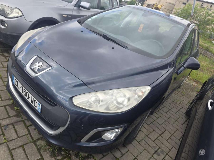 Blue Peugeot 308 2011 in Taurage, with an engine capacity of 1.56 L and mileage of 236 thousand km for 1900 €, photo 3 on AUTOMOTO.COM.LV