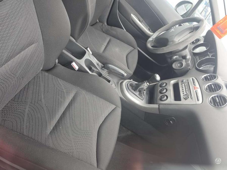 Blue Peugeot 308 2011 in Taurage, with an engine capacity of 1.56 L and mileage of 236 thousand km for 1900 €, photo 7 on AUTOMOTO.COM.LV
