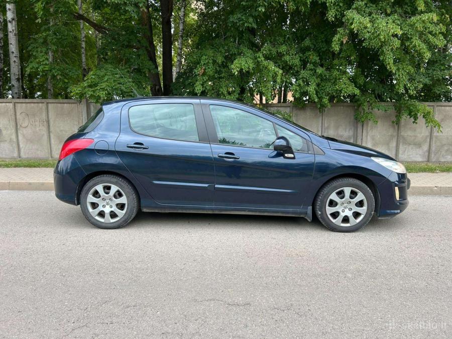Blue Peugeot 308 2011 in Siauliai, with an engine capacity of 1.60 L and mileage of 139 thousand km for 3000 €, photo 4 on AUTOMOTO.COM.LV