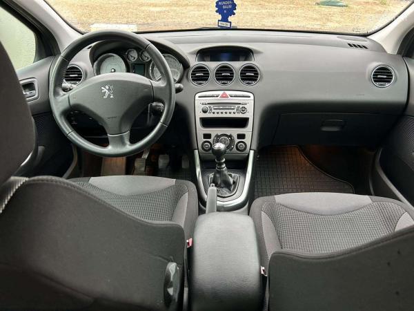 Blue Peugeot 308 2011 in Siauliai, with an engine capacity of 1.60 L and mileage of 139 thousand km for 3000 €, photo 8 on AUTOMOTO.COM.LV