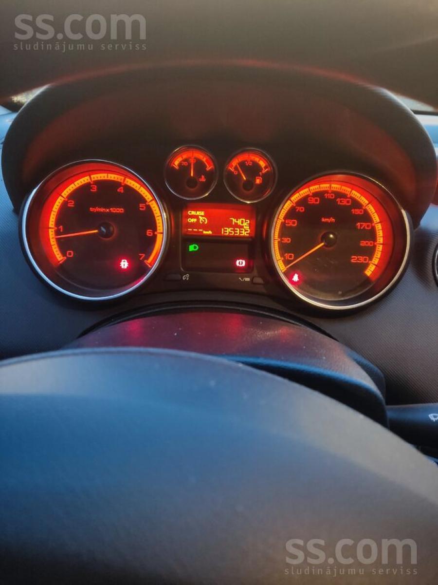 Zils Peugeot 308 2012 Rīga, ar dzinēja tilpumu 1.60 L un nobraukumu 135 tūkst. km par 3250 €, foto 13 vietnē AUTOMOTO.COM.LV