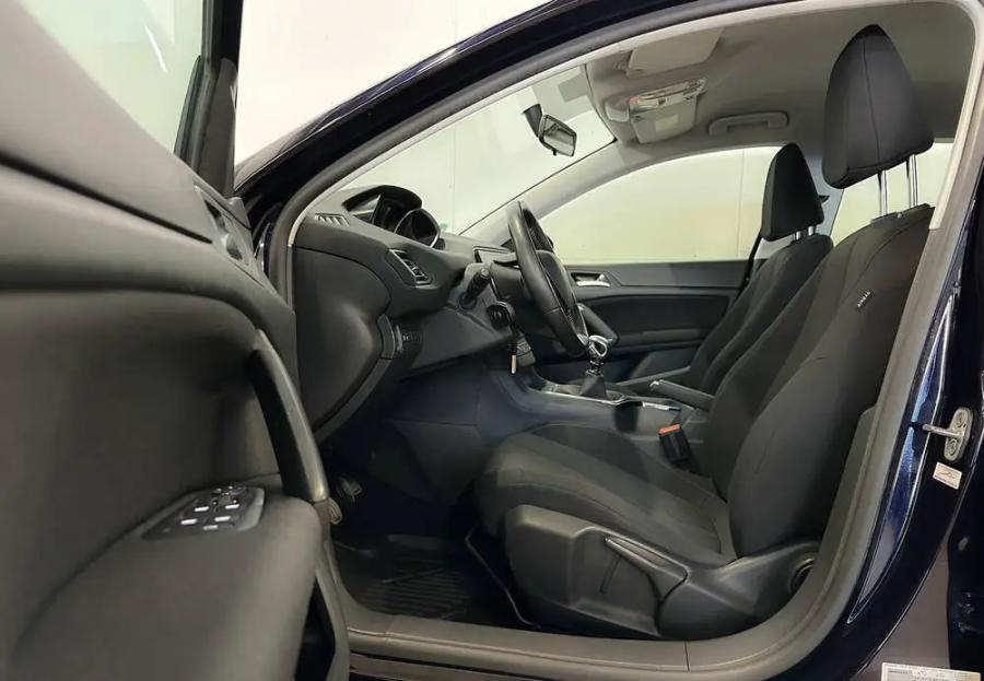 Zils Peugeot 308 2014 Jūrmala, ar dzinēja tilpumu 1.60 L un nobraukumu 214 tūkst. km par 5750 €, foto 22 vietnē AUTOMOTO.COM.LV