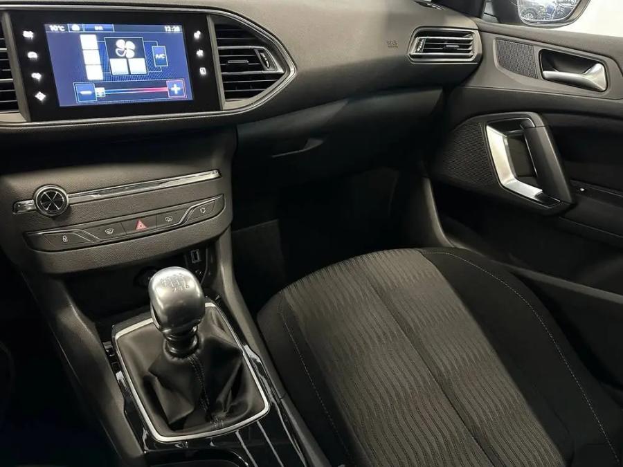 Zils Peugeot 308 2014 Jūrmala, ar dzinēja tilpumu 1.60 L un nobraukumu 214 tūkst. km par 5750 €, foto 25 vietnē AUTOMOTO.COM.LV