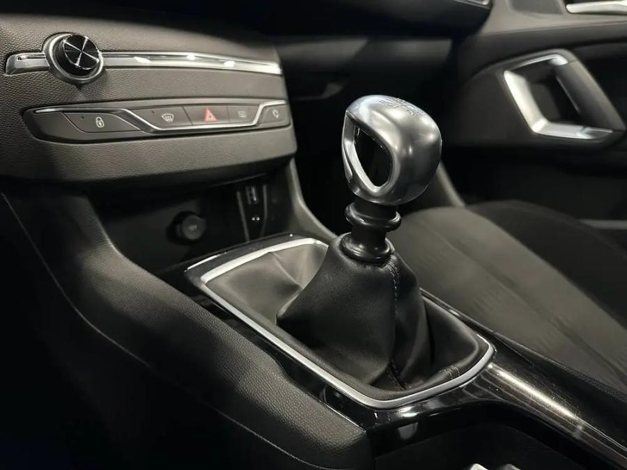 Zils Peugeot 308 2014 Jūrmala, ar dzinēja tilpumu 1.60 L un nobraukumu 214 tūkst. km par 5750 €, foto 36 vietnē AUTOMOTO.COM.LV