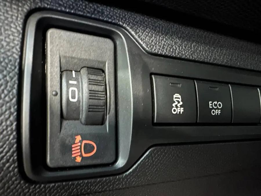 Zils Peugeot 308 2014 Jūrmala, ar dzinēja tilpumu 1.60 L un nobraukumu 214 tūkst. km par 5750 €, foto 46 vietnē AUTOMOTO.COM.LV