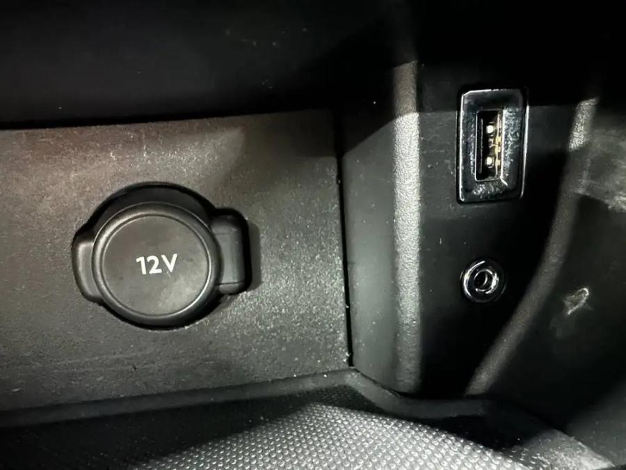 Zils Peugeot 308 2014 Jūrmala, ar dzinēja tilpumu 1.60 L un nobraukumu 214 tūkst. km par 5750 €, foto 50 vietnē AUTOMOTO.COM.LV