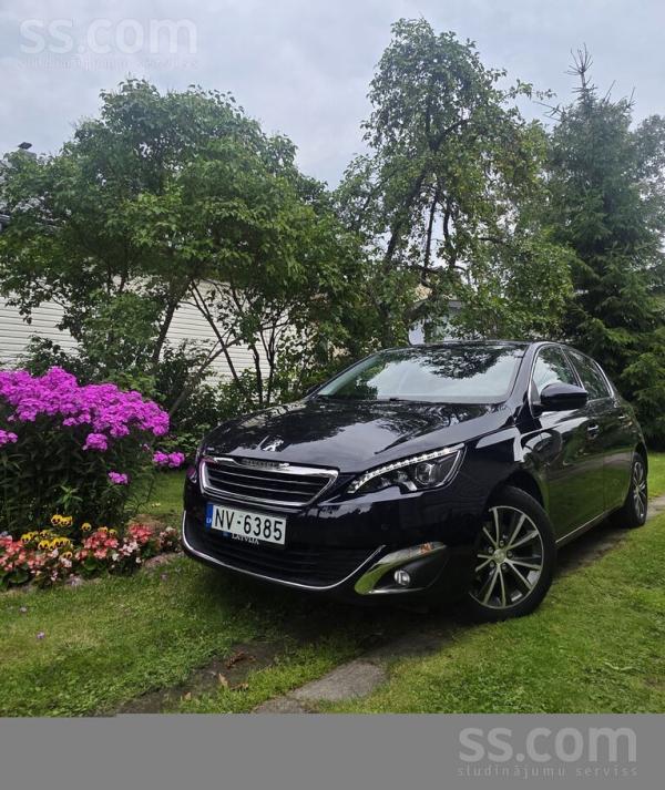 Blue Peugeot 308 2016 in Riga, with an engine capacity of 1.60 L and mileage of 223 thousand km for 6700 €, photo 1 on AUTOMOTO.COM.LV