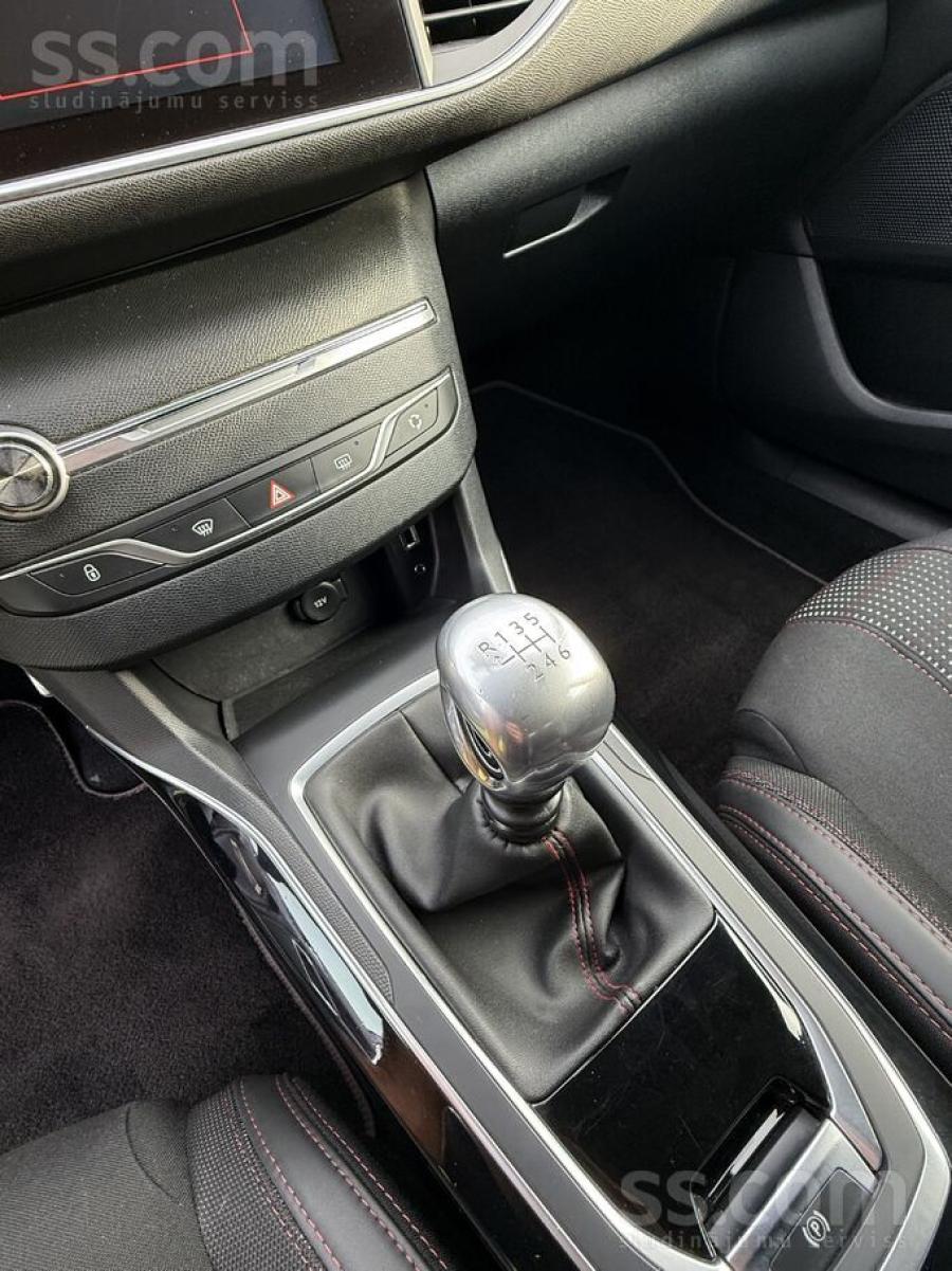 Blue Peugeot 308 2016 in Jelgava, with an engine capacity of 1.20 L and mileage of 166 thousand km for 6990 €, photo 14 on AUTOMOTO.COM.LV