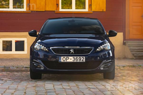 Blue Peugeot 308 2016 in Jelgava, with an engine capacity of 1.20 L and mileage of 166 thousand km for 6790 €, photo 3 on AUTOMOTO.COM.LV