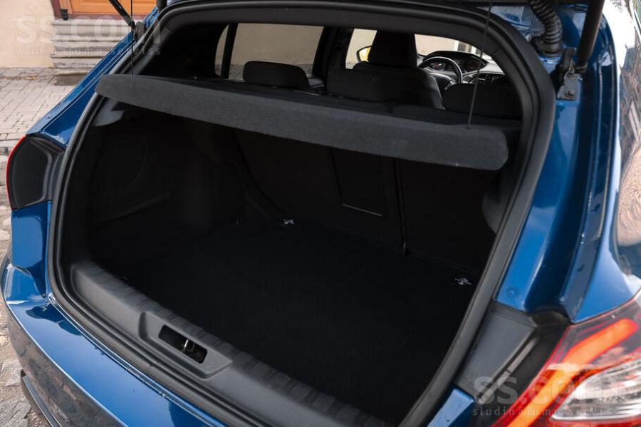 Blue Peugeot 308 2016 in Jelgava, with an engine capacity of 1.20 L and mileage of 166 thousand km for 6790 €, photo 15 on AUTOMOTO.COM.LV
