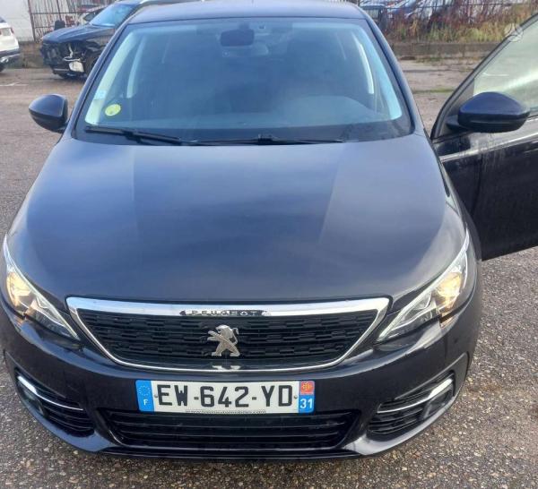 Blue Peugeot 308 2018 in Panevezys, with an engine capacity of 1.50 L and mileage of 123 thousand km for 6250 €, photo 5 on AUTOMOTO.COM.LV