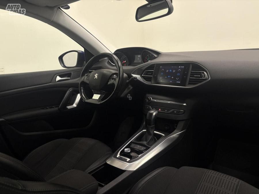 Zils Peugeot 308 2018 Viļņa, ar dzinēja tilpumu 1.60 L un nobraukumu 93 tūkst. km par 9500 €, foto 23 vietnē AUTOMOTO.COM.LV