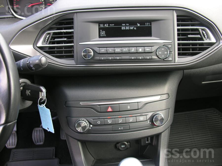 Zils Peugeot 308 2019 Rīga, ar dzinēja tilpumu 1.50 L un nobraukumu 142 tūkst. km par 5950 €, foto 15 vietnē AUTOMOTO.COM.LV