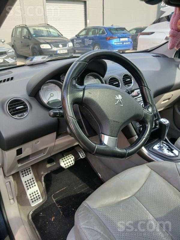 Peugeot 308 2011 Rīga vietnē Zils Peugeot 308 2011 Rīga, ar dzinēja tilpumu 2.00 L un nobraukumu 248 tūkst. km par 3200 €, foto 4 vietnē AUTOMOTO.COM.LV