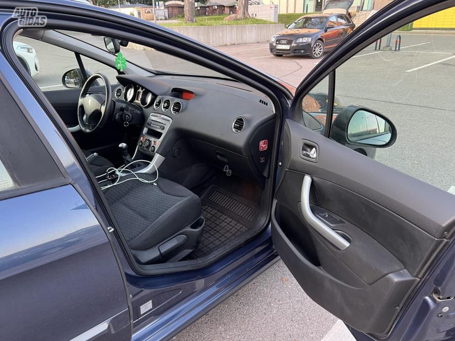Blue Peugeot 308 2008 in Vilnius, with an engine capacity of 1.60 L and mileage of 180 thousand km for 2350 €, photo 12 on AUTOMOTO.COM.LV