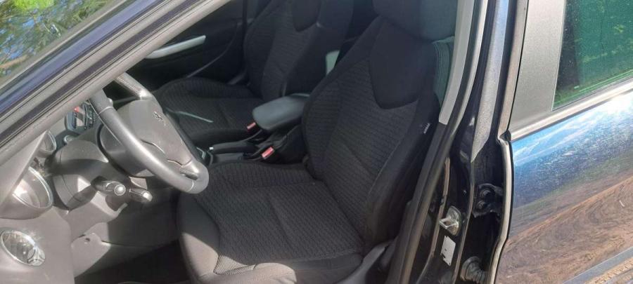 Zils Peugeot 308 2011 Viļņa, ar dzinēja tilpumu 1.60 L un nobraukumu 108 tūkst. km par 2680 €, foto 11 vietnē AUTOMOTO.COM.LV
