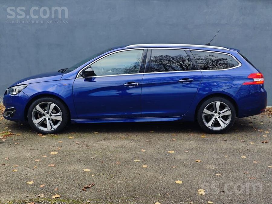 Blue Peugeot 308 2015 in Ogre, with an engine capacity of 1.20 L and mileage of 183 thousand km for 6750 €, photo 4 on AUTOMOTO.COM.LV