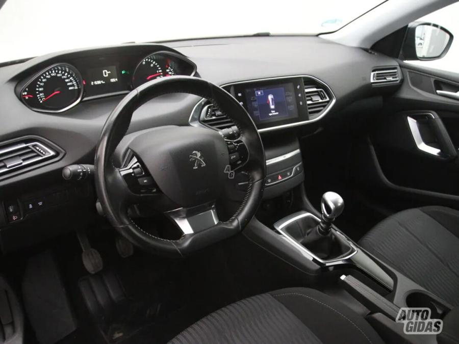 Blue Peugeot 308 2015 in Vilnius, with an engine capacity of 1.60 L and mileage of 216 thousand km for 5399 €, photo 17 on AUTOMOTO.COM.LV