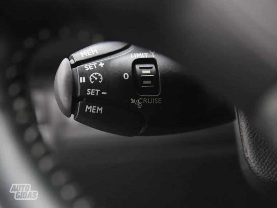 Blue Peugeot 308 2015 in Vilnius, with an engine capacity of 1.60 L and mileage of 216 thousand km for 5399 €, photo 30 on AUTOMOTO.COM.LV