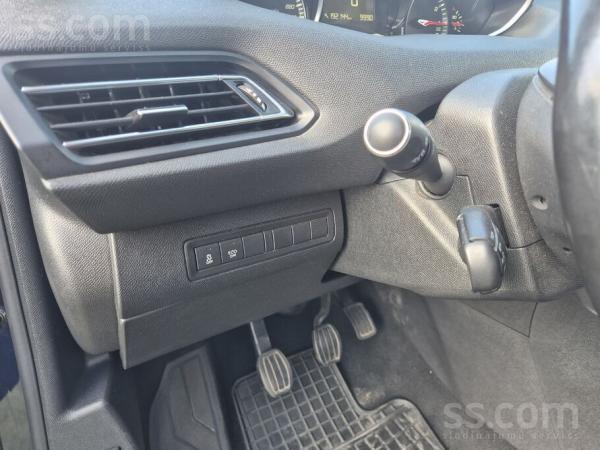 Zils Peugeot 308 2015 Liepāja, ar dzinēja tilpumu 1.20 L un nobraukumu 192 tūkst. km par 4600 €, foto 10 vietnē AUTOMOTO.COM.LV