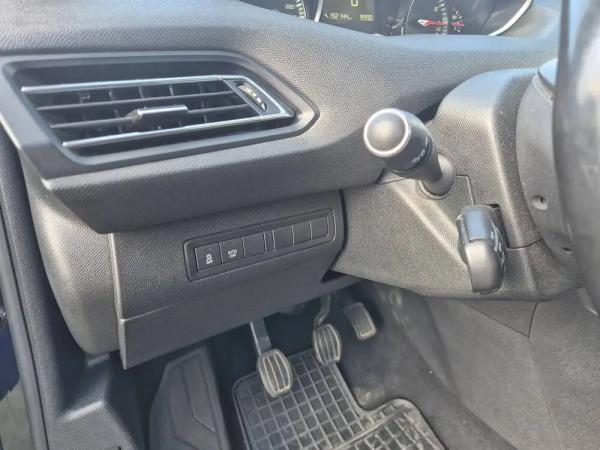 Zils Peugeot 308 2015 Liepāja, ar dzinēja tilpumu 1.20 L un nobraukumu 192 tūkst. km par 4600 €, foto 10 vietnē AUTOMOTO.COM.LV