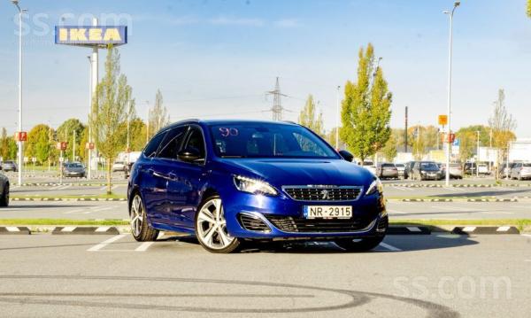 Peugeot 308 2015 in Riga on AUTOMOTO.COM.LV Blue Peugeot 308 2015 in Riga, with an engine capacity of 2.00 L and mileage of 178 thousand km for 7490 €, photo 3 on AUTOMOTO.COM.LV