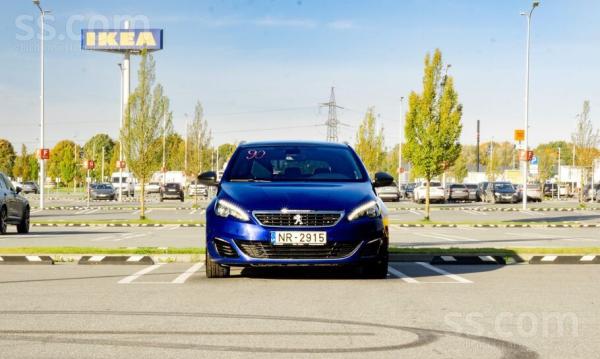 Peugeot 308 2015 in Riga on AUTOMOTO.COM.LV Blue Peugeot 308 2015 in Riga, with an engine capacity of 2.00 L and mileage of 178 thousand km for 7490 €, photo 4 on AUTOMOTO.COM.LV