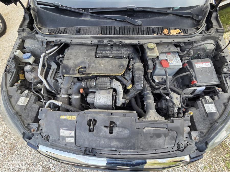 Blue Peugeot 308 2015 in Klaipeda, with an engine capacity of 1.60 L and mileage of 306 thousand km for 4150 €, photo 18 on AUTOMOTO.COM.LV