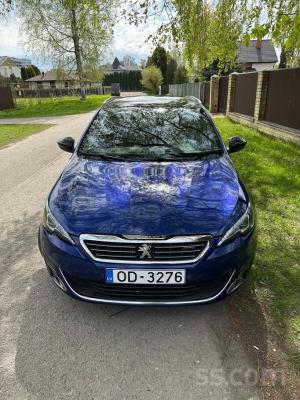Blue Peugeot 308 2016 in Riga, with an engine capacity of 1.20 L and mileage of 129 thousand km for 7500 €, photo 2 on AUTOMOTO.COM.LV