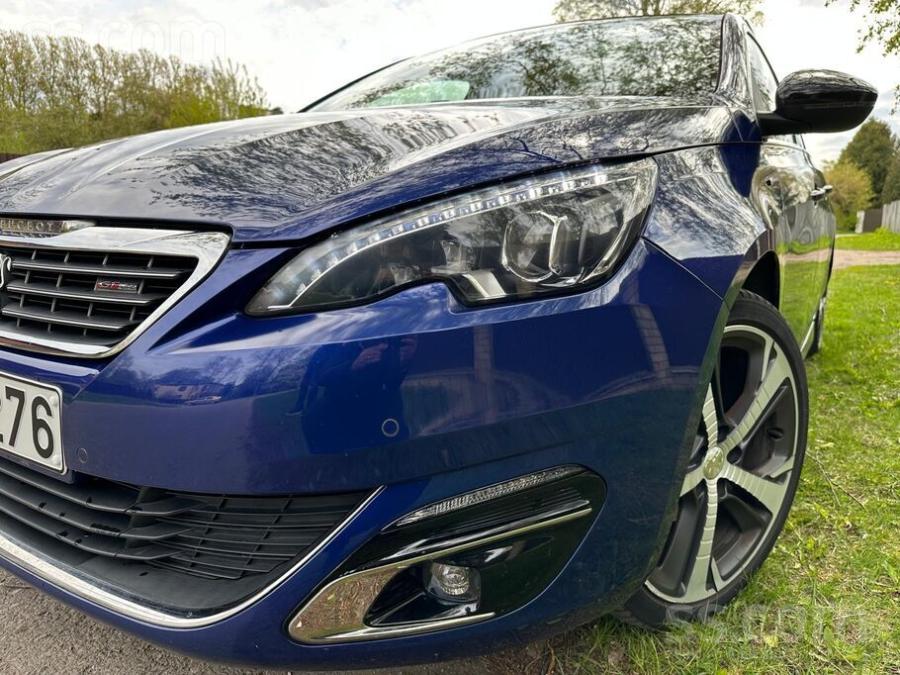 Blue Peugeot 308 2016 in Riga, with an engine capacity of 1.20 L and mileage of 129 thousand km for 7500 €, photo 6 on AUTOMOTO.COM.LV