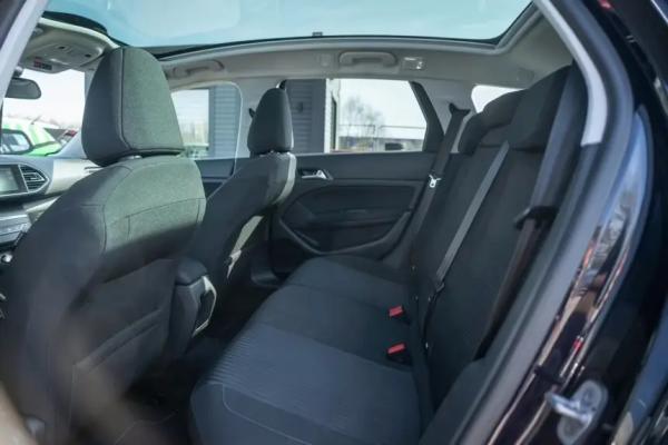 Blue Peugeot 308 2016 in Liepaja, with an engine capacity of 1.60 L and mileage of 210 thousand km for 8350 €, photo 10 on AUTOMOTO.COM.LV