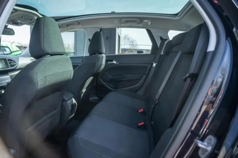 Zils Peugeot 308 2016 Liepāja, ar dzinēja tilpumu 1.60 L un nobraukumu 210 tūkst. km par 8350 €, foto 11 vietnē AUTOMOTO.COM.LV