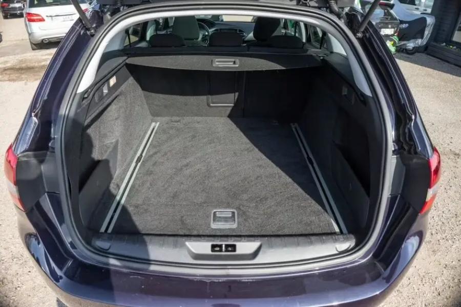 Zils Peugeot 308 2016 Liepāja, ar dzinēja tilpumu 1.60 L un nobraukumu 210 tūkst. km par 8350 €, foto 12 vietnē AUTOMOTO.COM.LV