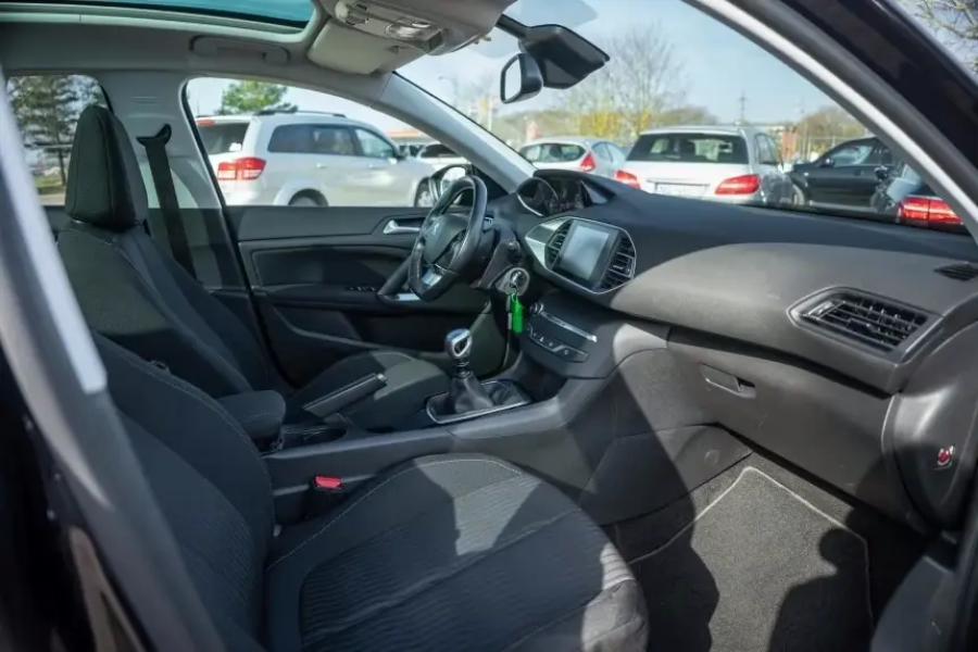 Zils Peugeot 308 2016 Liepāja, ar dzinēja tilpumu 1.60 L un nobraukumu 210 tūkst. km par 8350 €, foto 14 vietnē AUTOMOTO.COM.LV